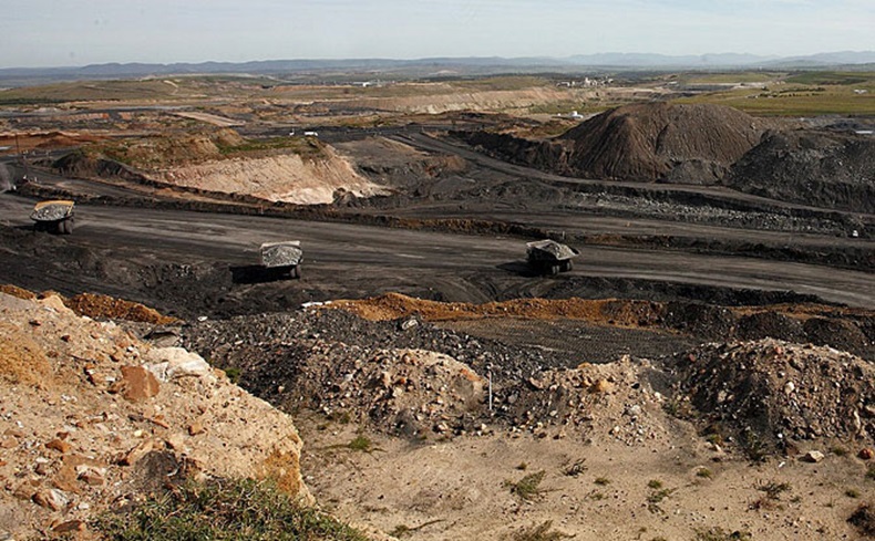 Anglo American coal exports fall :: Lloyd's List
