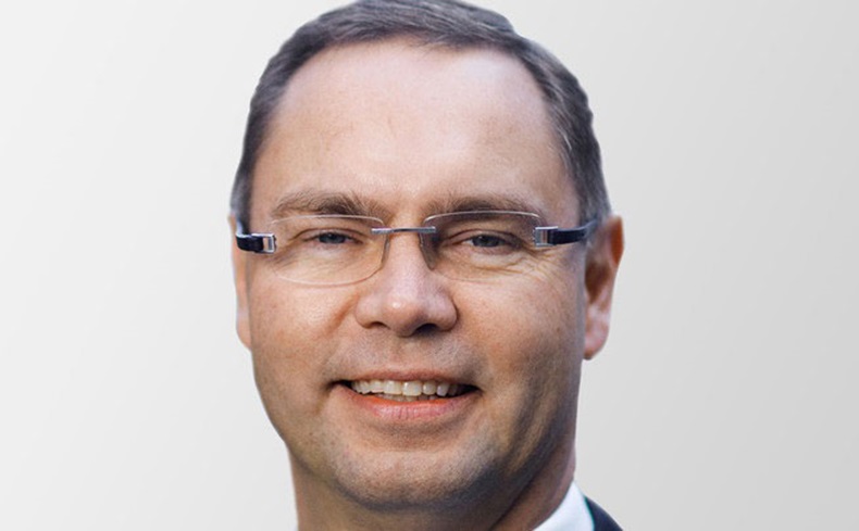 Kim Fejfer hands over to new APMT boss at critical juncture for ...