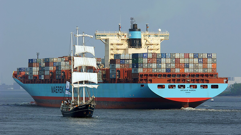 Maersk sells elderly post-panamax boxships to Global Ship Lease :: Lloyd's List