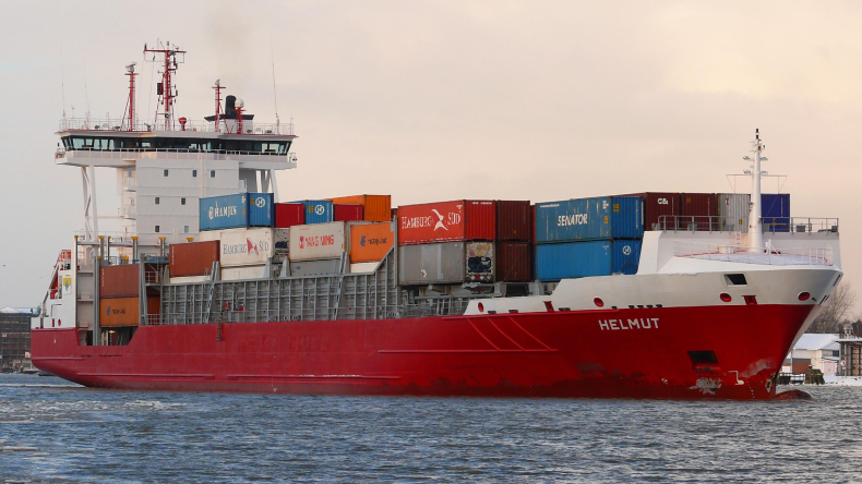 Boxship charter rates remain stable amid shift to shorter periods ...