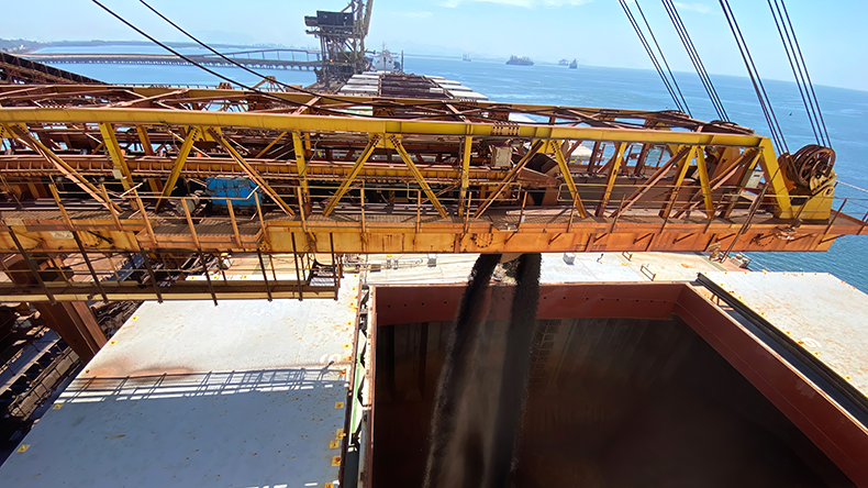 Iron ore shipment slump weighs on dry bulk shipping :: Lloyd's List